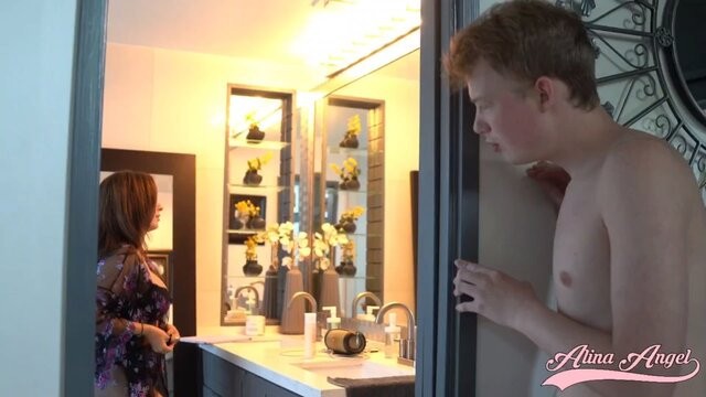 Horny Milf Alina Angel Fucking A Young Dick الينا انجل تتنايج مع ابن صاحبتها